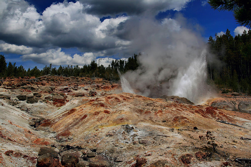 Steamboat Geyser, YNP