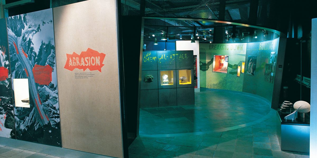 Understanding weathering through museum-curated displays