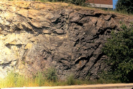 bedrock_valley_wall_2.jpg